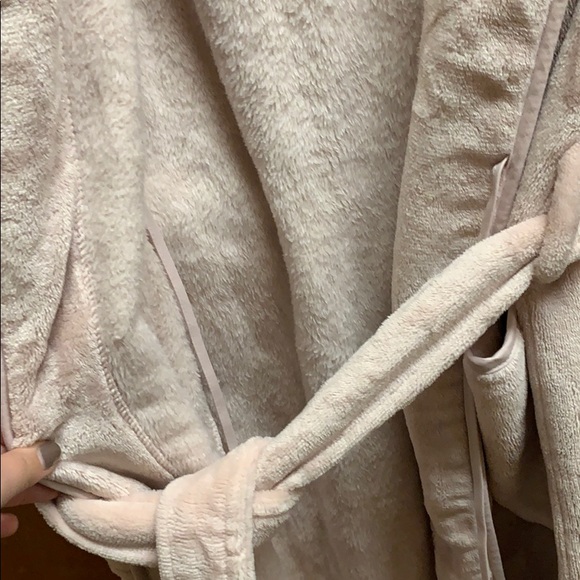 Wamsutta | Other | Extremely Soft And Fuzzy Pink Robe | Poshmark